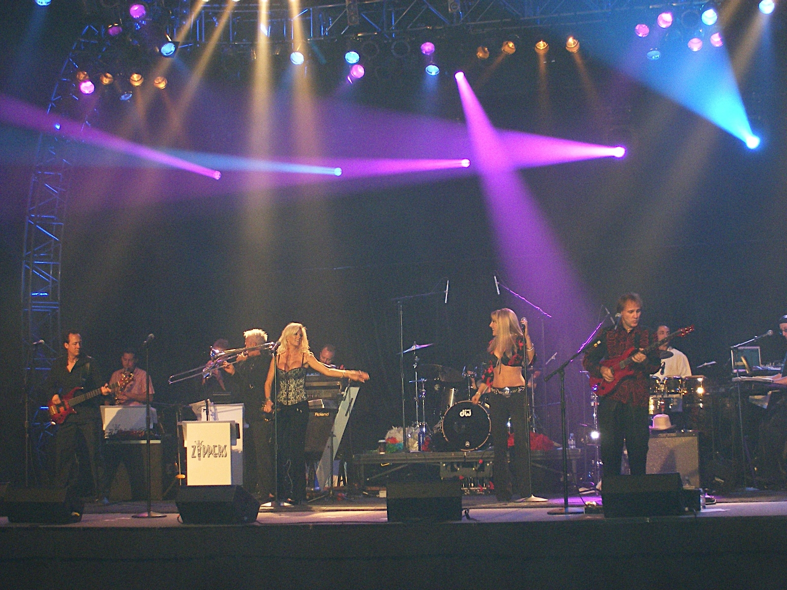 Live In-Concert | The Zippers Band · Official Website.